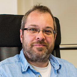 Andy Neale – Medium