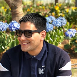 Yacine Rezgui – Medium