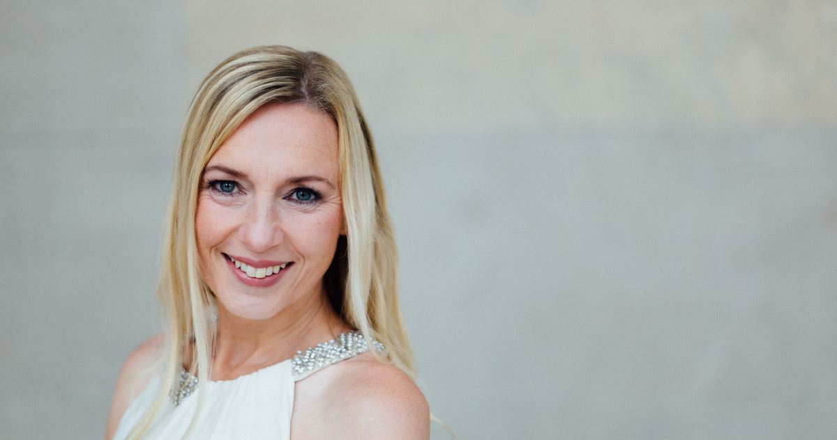 Julie Leonard On How Simplifying & Decluttering Your Life Can Make You ...