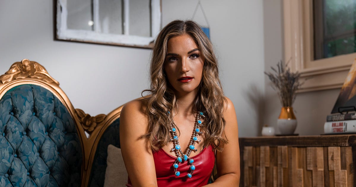 Meet Nashville’s Rising Stars: Grace Leer | by Authority Magazine ...