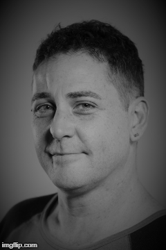 Paul de Havilland – Medium