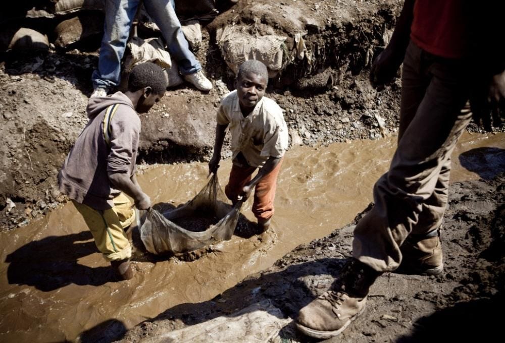 Sitting on a gold mine of information: modern slavery in artisanal ...