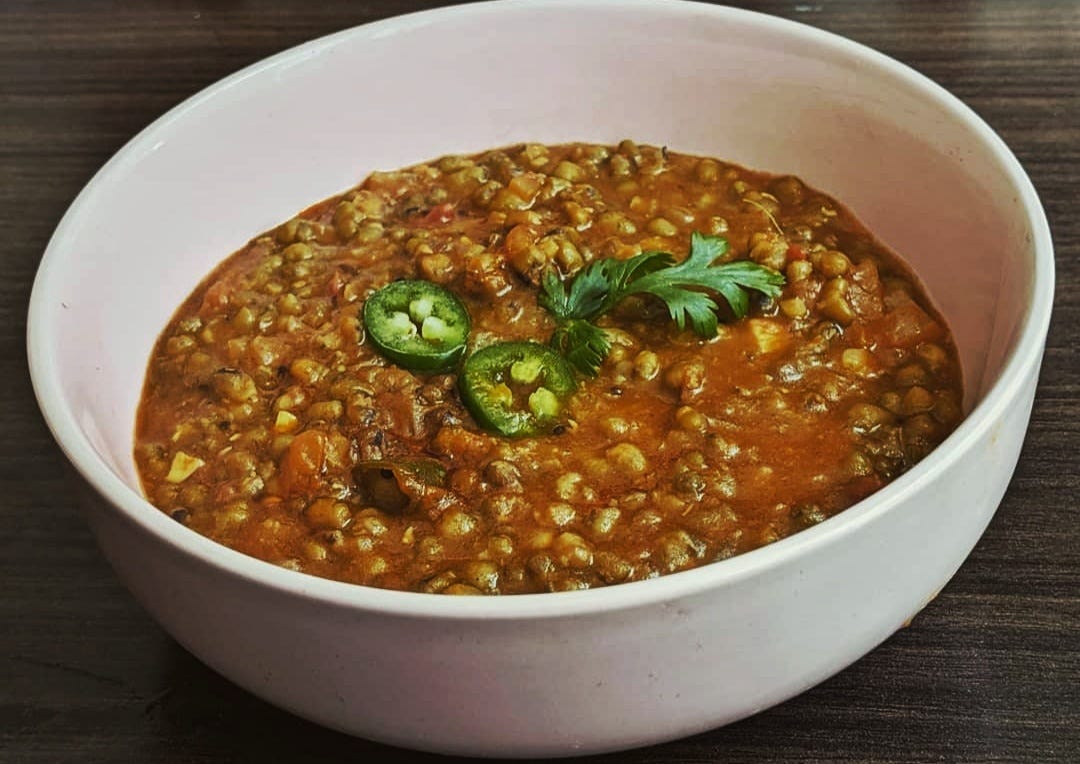 Maah Di Dal (Black Lentil Curry). Homely and creamy lentil curry with ...