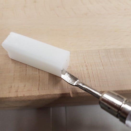 Instructions for repairing edge damage in wood | by My-Woodwork | Medium