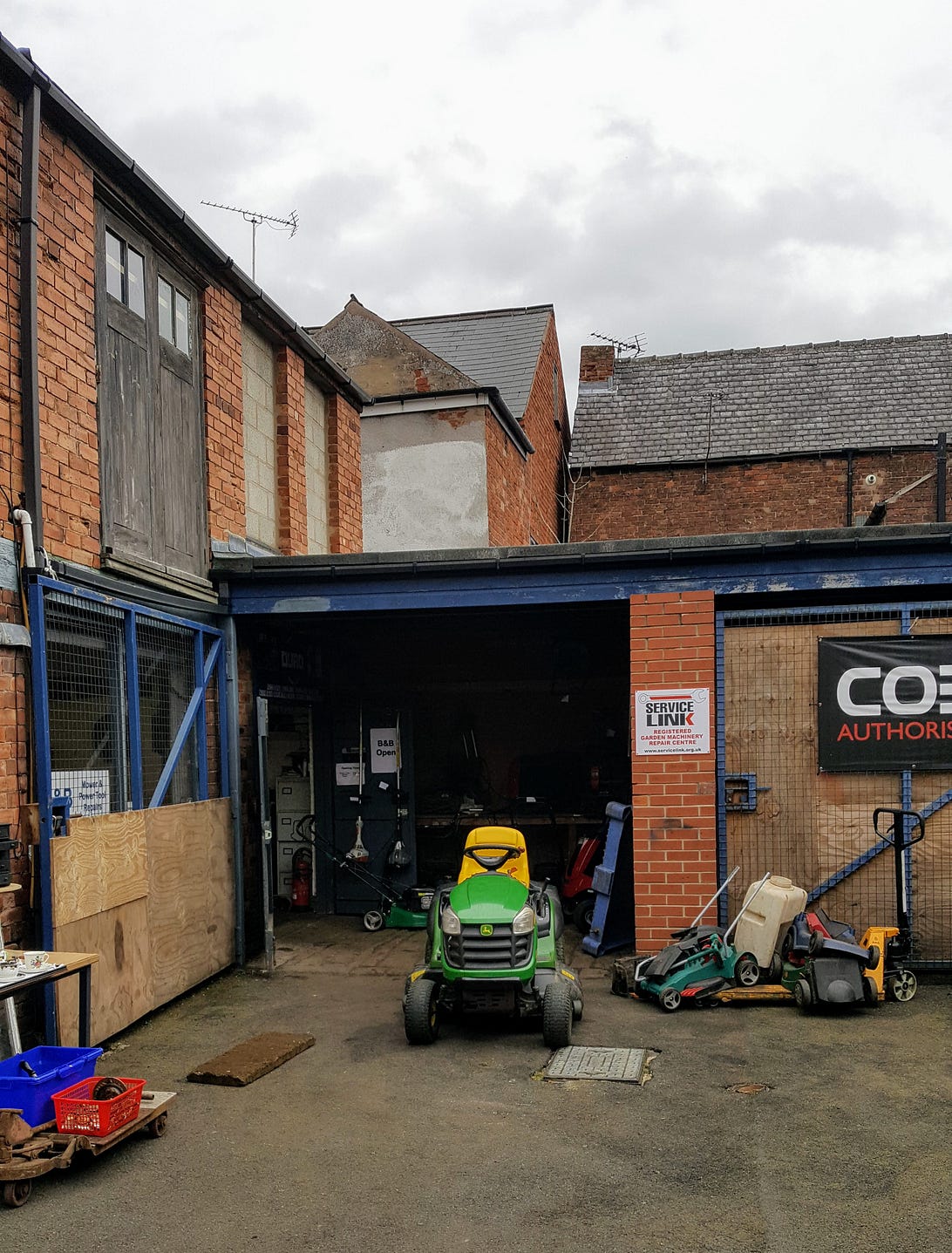MyWorksop visits Carlton House Vintage, Art & Craft Centre