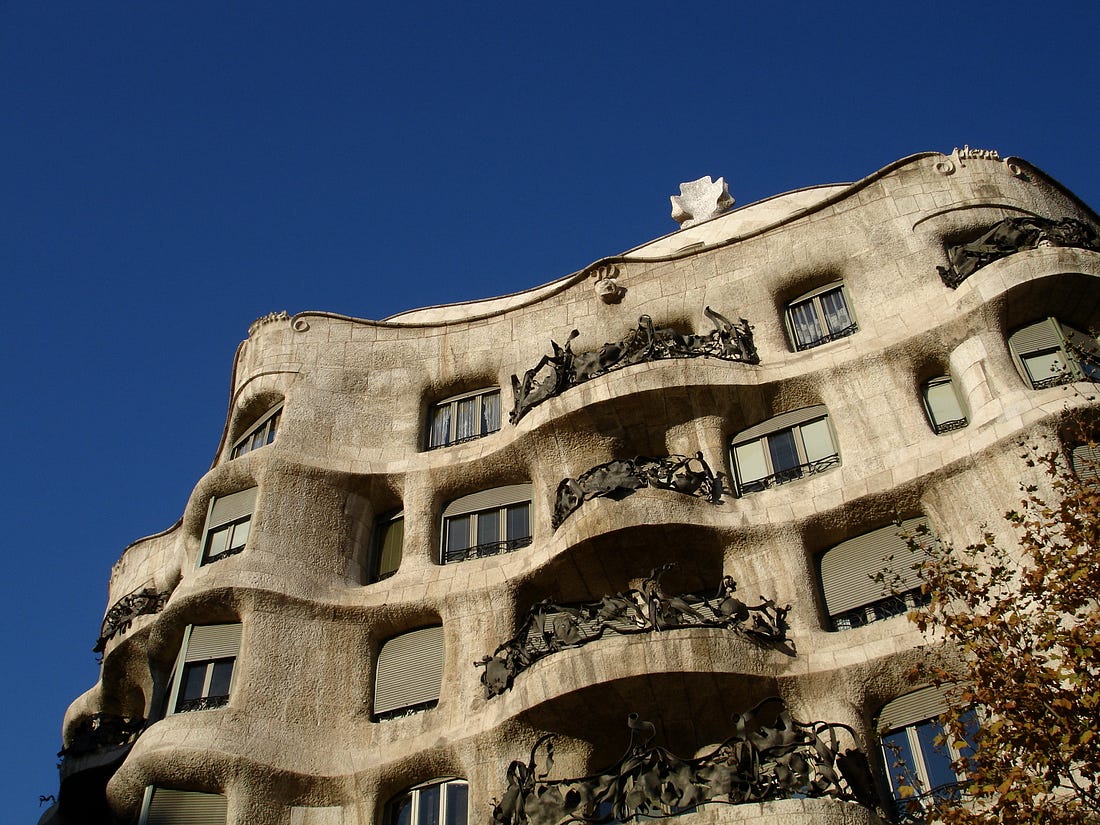 Architects without architecture. Emerging models for a different kind ...