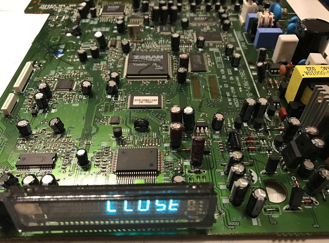 Reverse-engineering the pinout of vacuum-fluorescent displays (VFDs ...