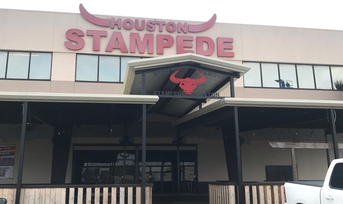 Country bar offers a great night for Houstonians | by Marti Mendoza ...