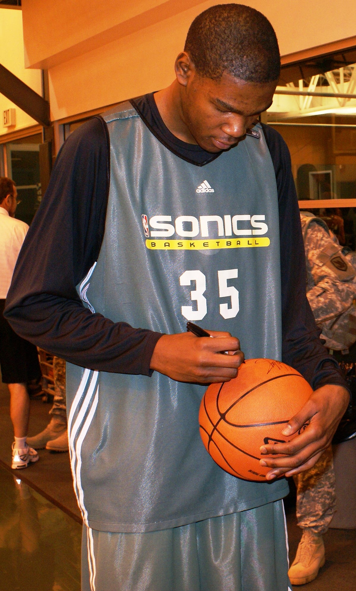 Let’s remember when the Sonics drafted Kevin Durant, on this day in ...