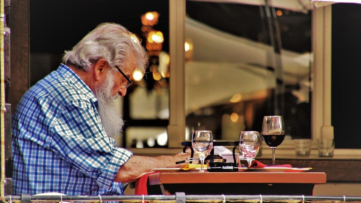5-signs-of-death-in-elderly-person-by-iqra-siddique-medium