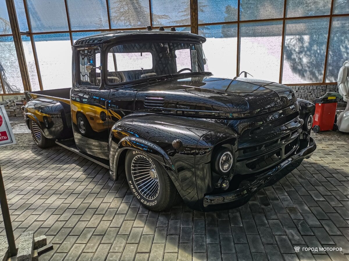 ZIL-130 Turned Into a Cool Pickup Truck With All-Wheel Drive and a V8 ...
