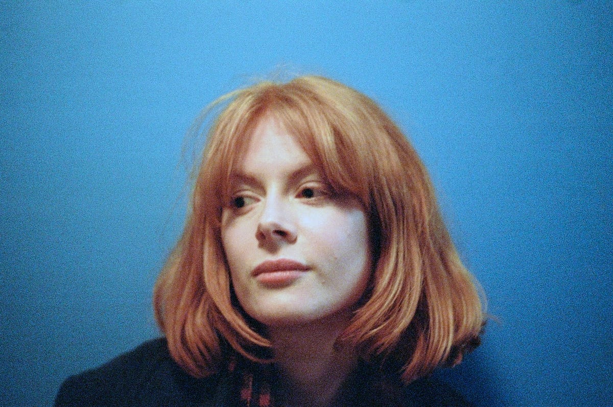 Film Review: Daphne - The Unprofessionals - Medium