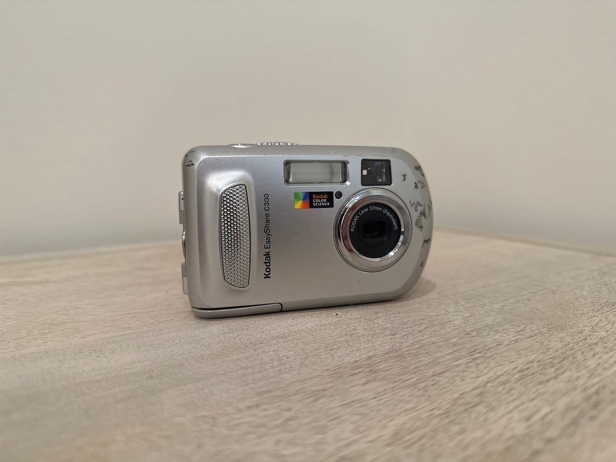I Bought an Old Camera That Had Random Photos From 2005 - ILLUMINATION ...