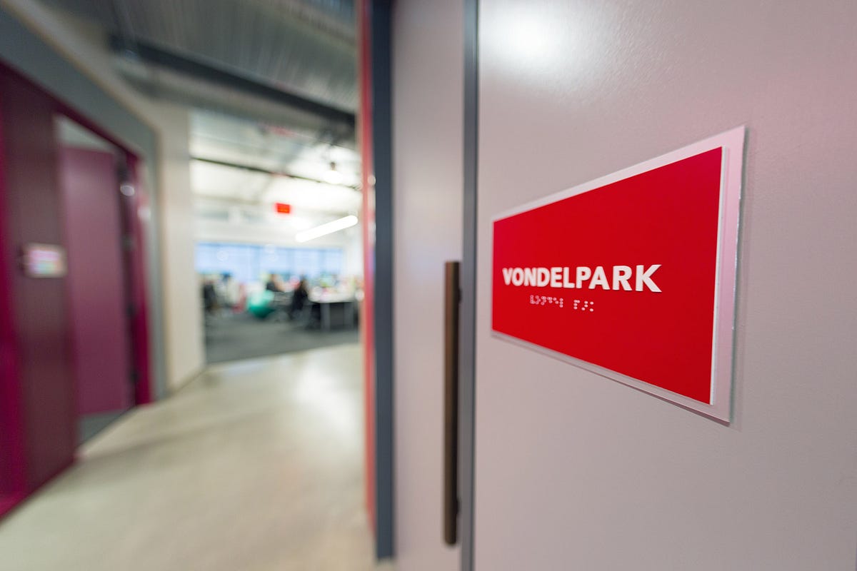 Inside Yelp. One day. 140 Images. | by Darren Hull | Medium