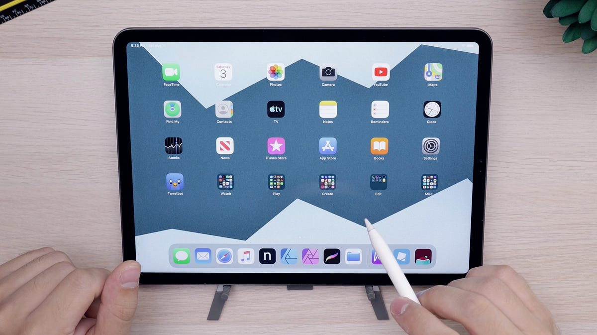 iPad Pro: The Ultimate Niche Machine | by Joshua VanDyke | Mac O’Clock ...