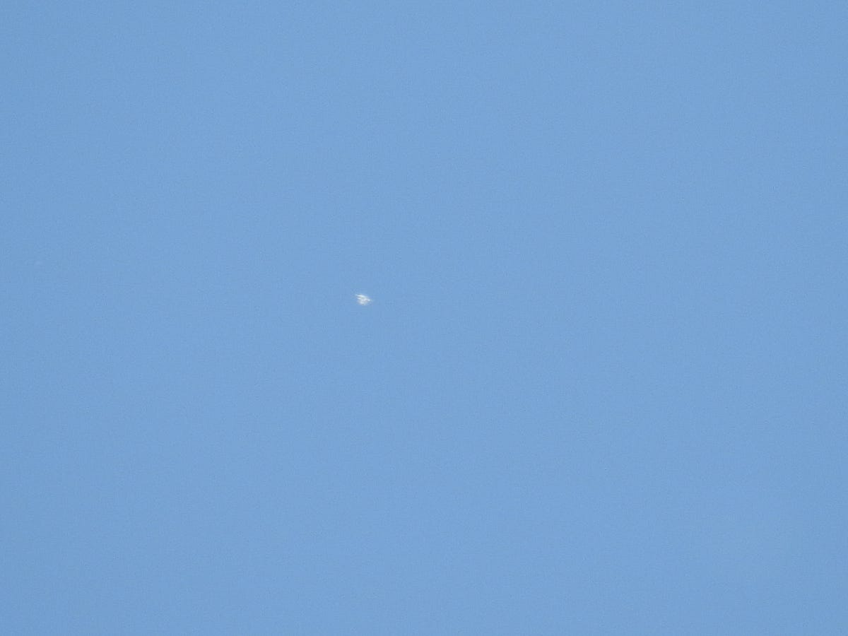 Strange Unusual Object Captured,. I was sky watching from the back ...