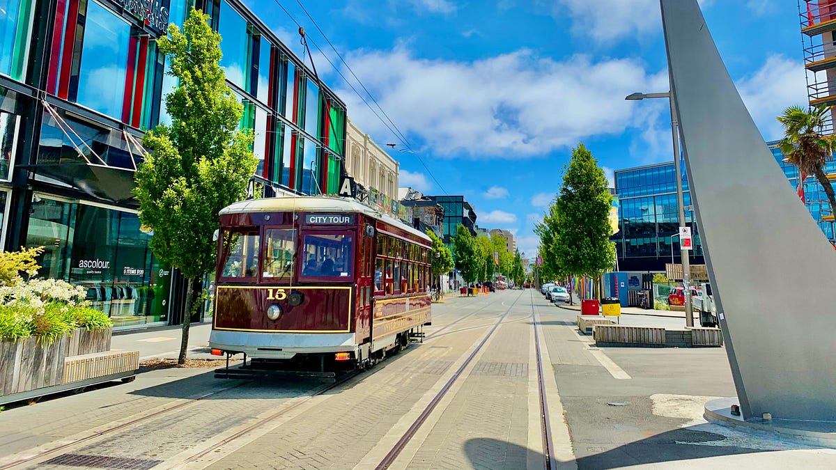 Python Comprehension 解析式語法. 當開始學習寫Python程式時，我們會常用下面的方式來取得資料。 | by Sean Yeh | Python Everywhere ...