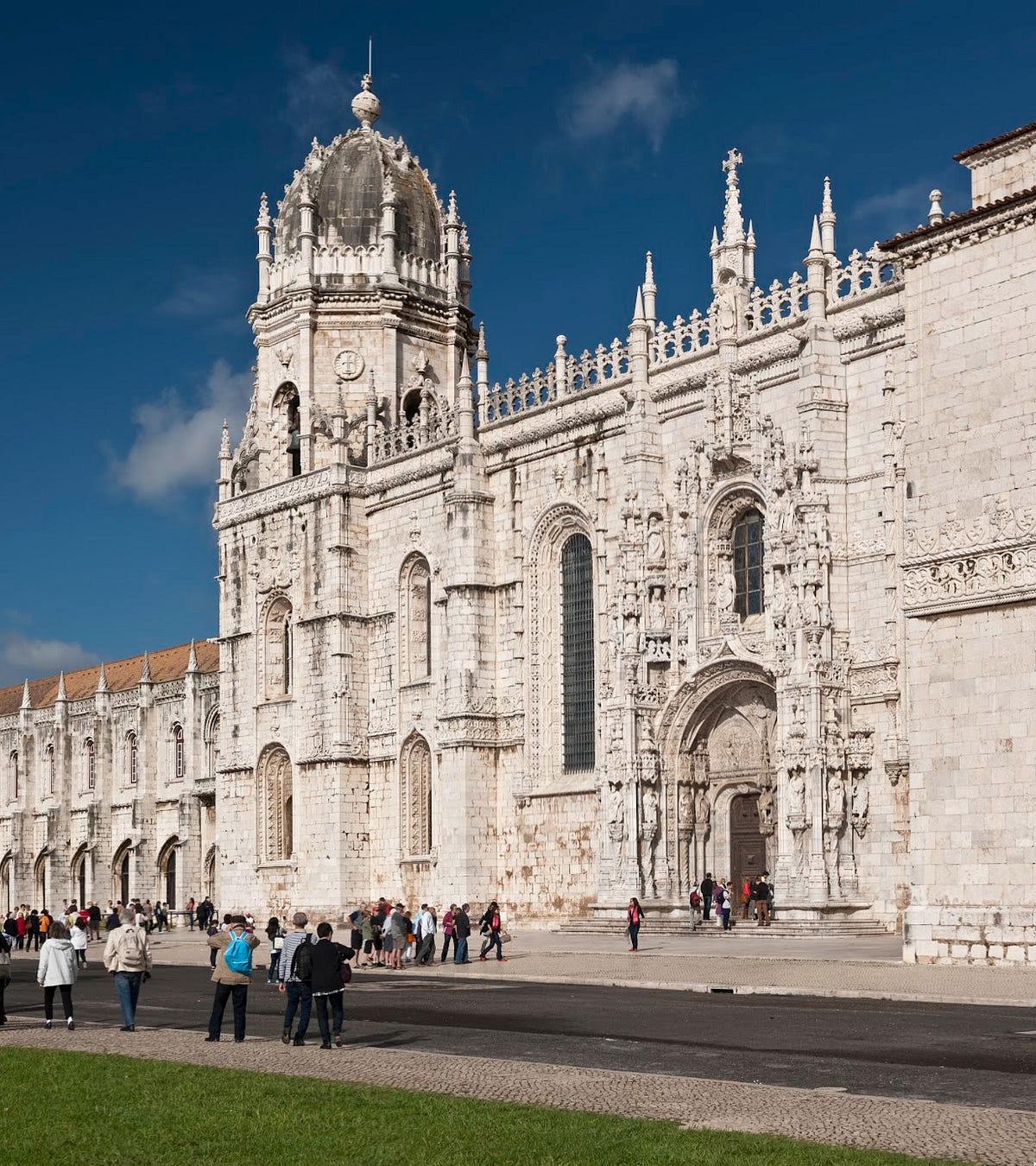 Travel Guide to Belém, Portugal. A One-Day Tour: Jerónimos Monastery ...