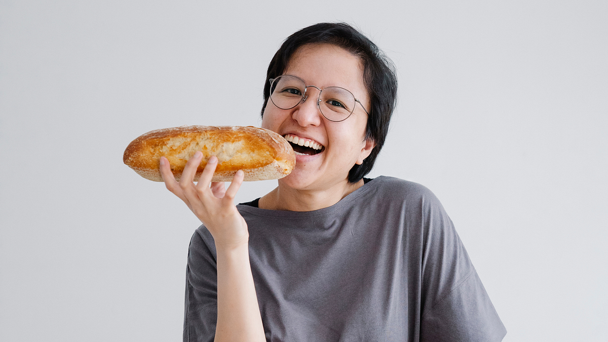 Stay-at-Home Mom Makes $35,000 a Month Baking Bread | by Onyx Easy ...