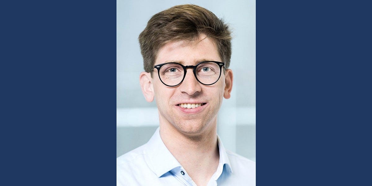 Meet the Expert - SeekingSingularity - Medium