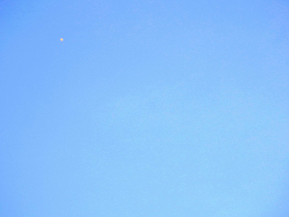 Strange Yellow Ball Of Light Captured By Johnmooner Chief Nov