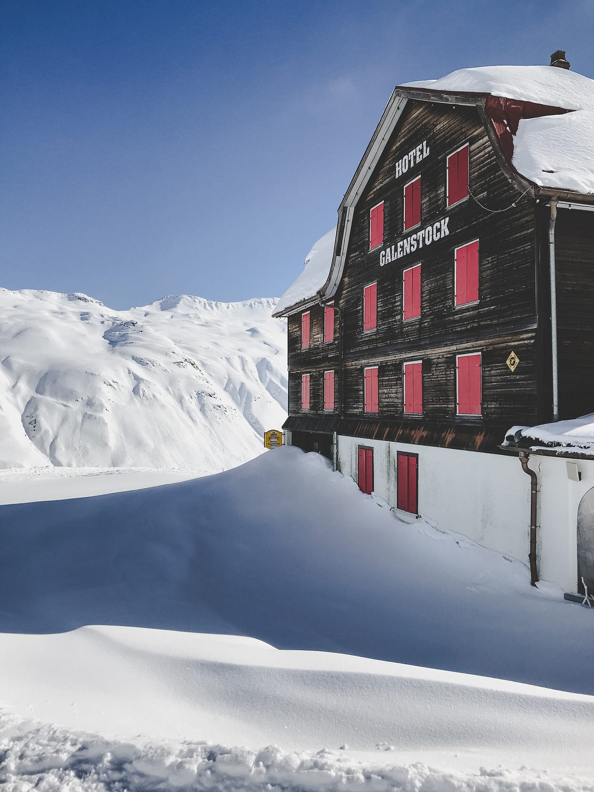 Winter hike to Hotel Tiefenbach. The hike starts in Realp and leads up ...