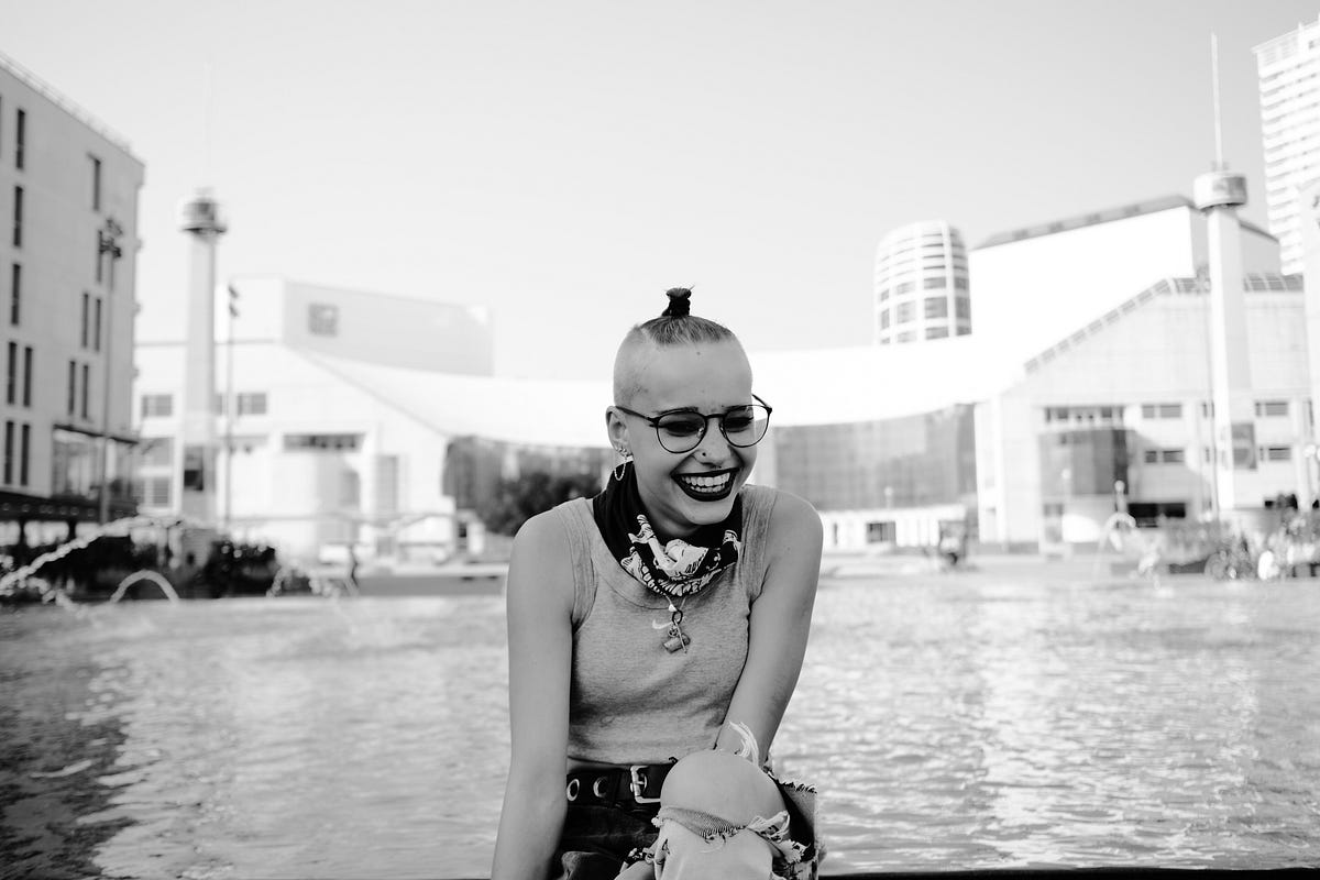 Photographing Strangers: The Role of Anonymity, Proximity, and Consent ...