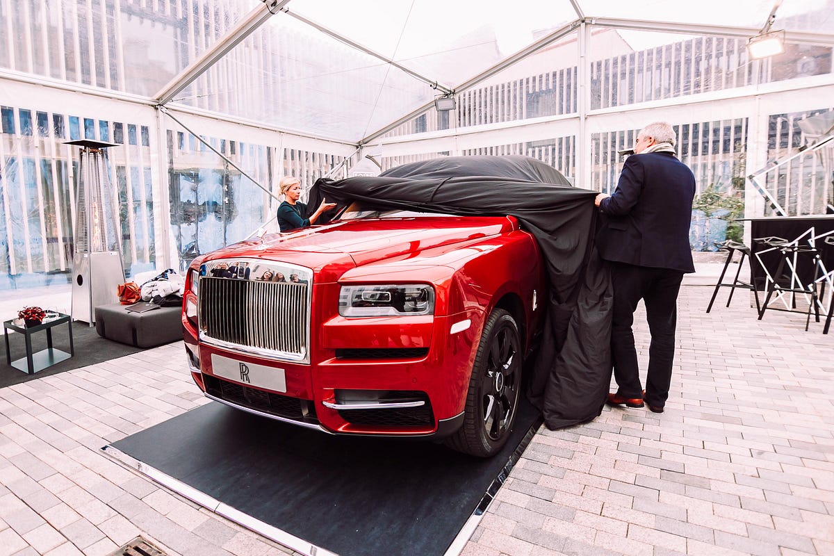 Behind the scenes of the most luxurious Rolls Royce model arrival in ...