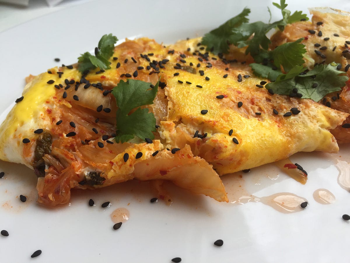 Kimchi Omelet With Sriracha Syrup | by Kristin K. | madcity eats