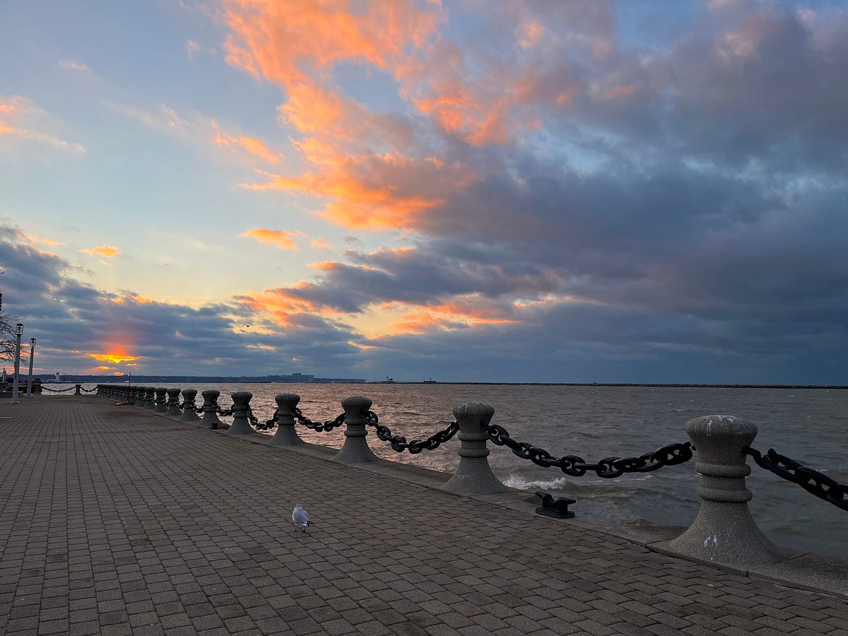 A Sunset Walk Beside Lake Erie. My first time seeing one of the Great ...