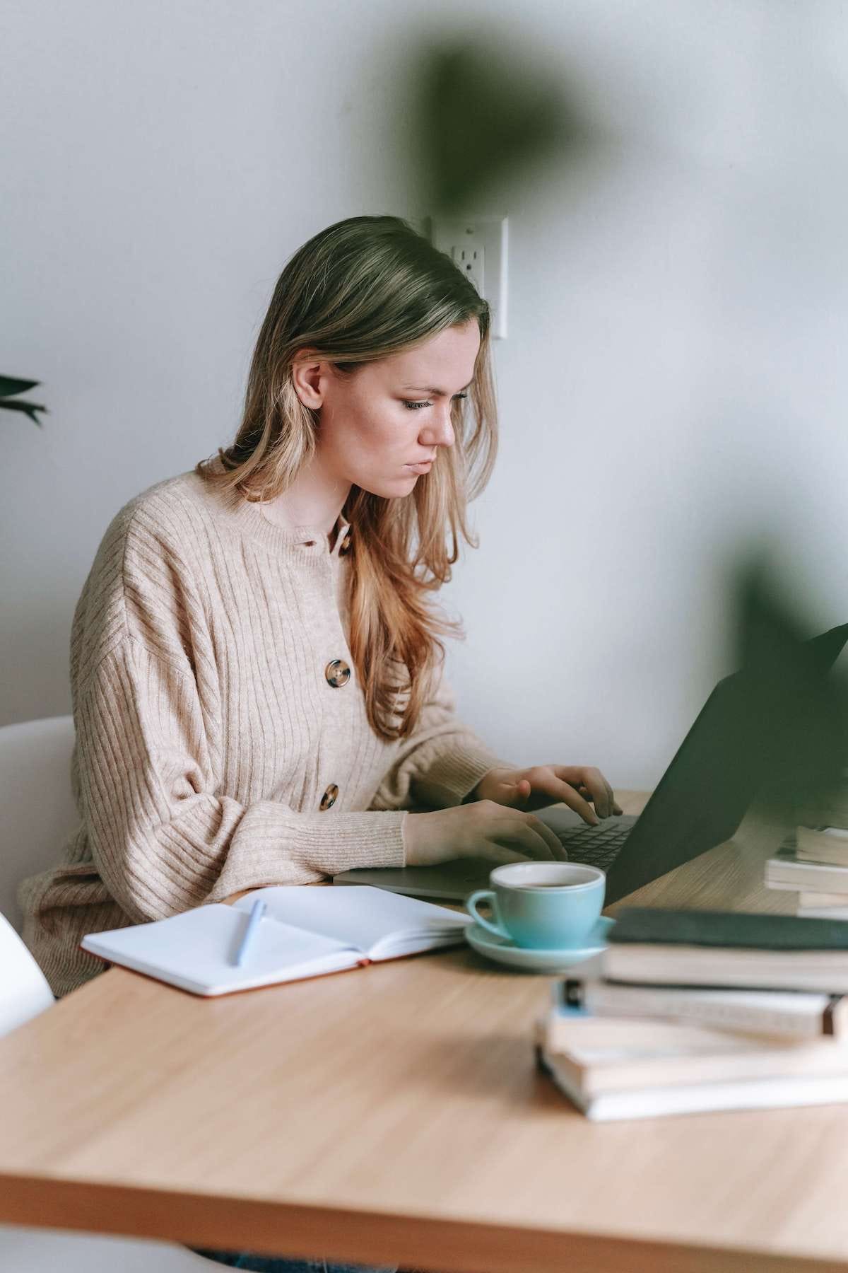 How to earn your first $1000 on Medium | by Courtney Simms | Dec, 2022 ...