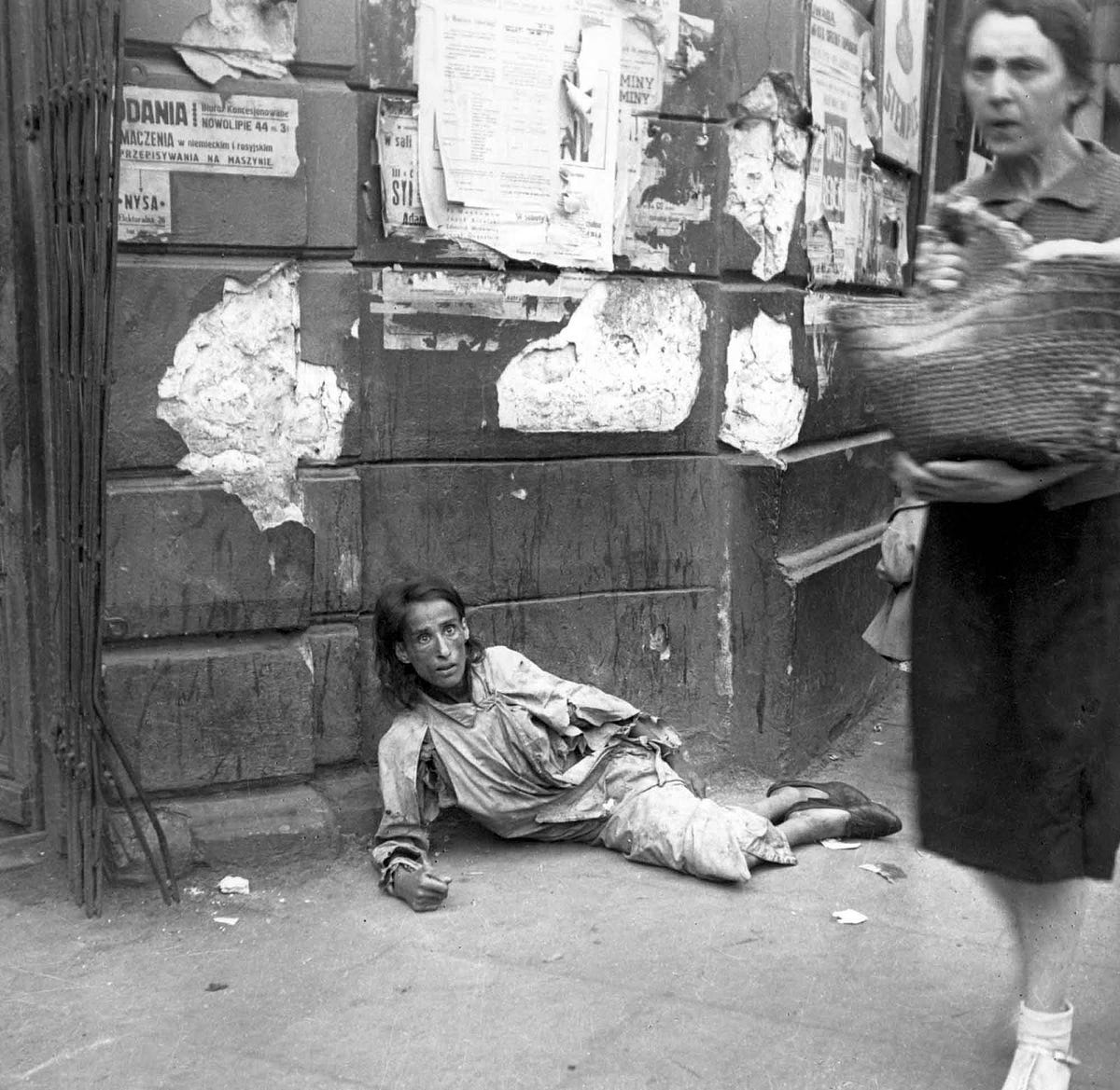 📷 Daily life in the Warsaw Ghetto, 1941. | by Great Epicurean | The ...