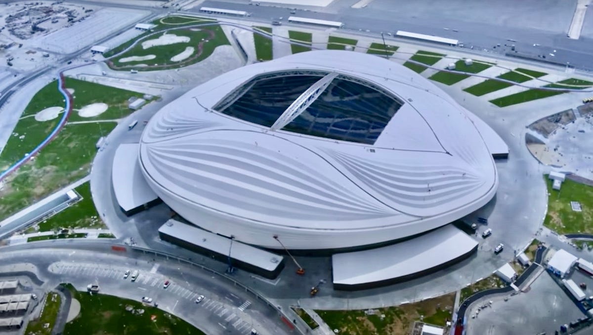 World Cup Observes 6,500 Moments of Silence for Construction Workers ...