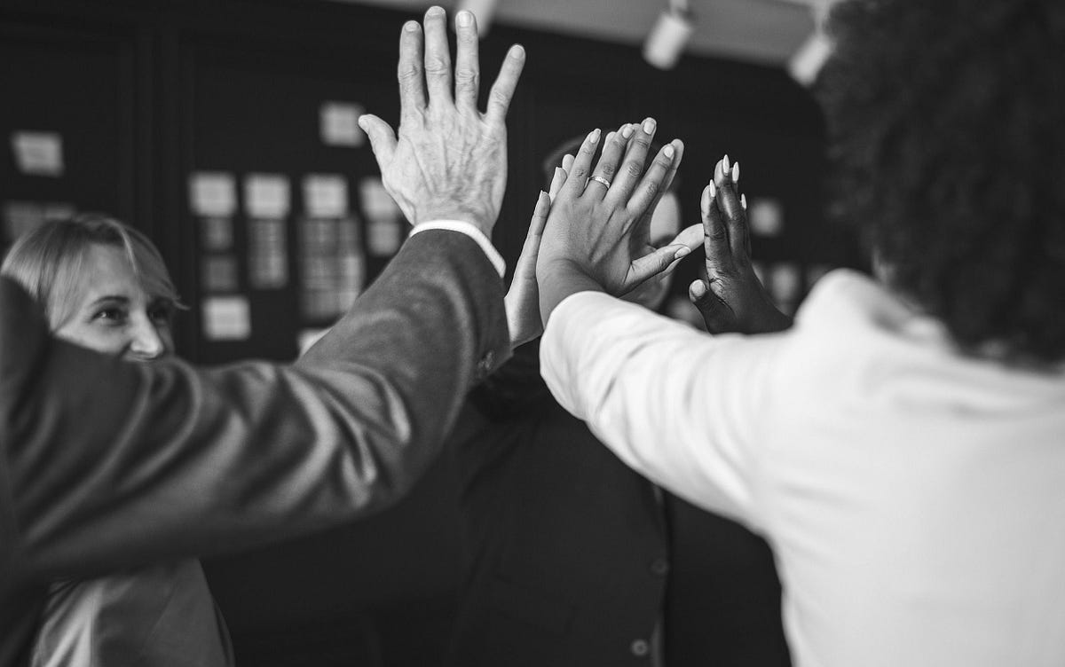 Peer-to-peer Recognition: Does it make sense to implement it in your ...