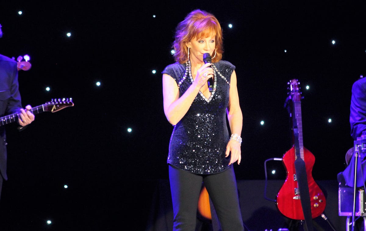 The queen of country. Superstar Reba McEntire performed two… | by ...