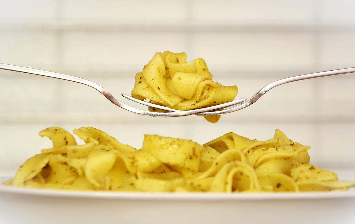 The Origins of Fettuccine Alfredo | by Kim Kohatsu | The Menuism Blog ...