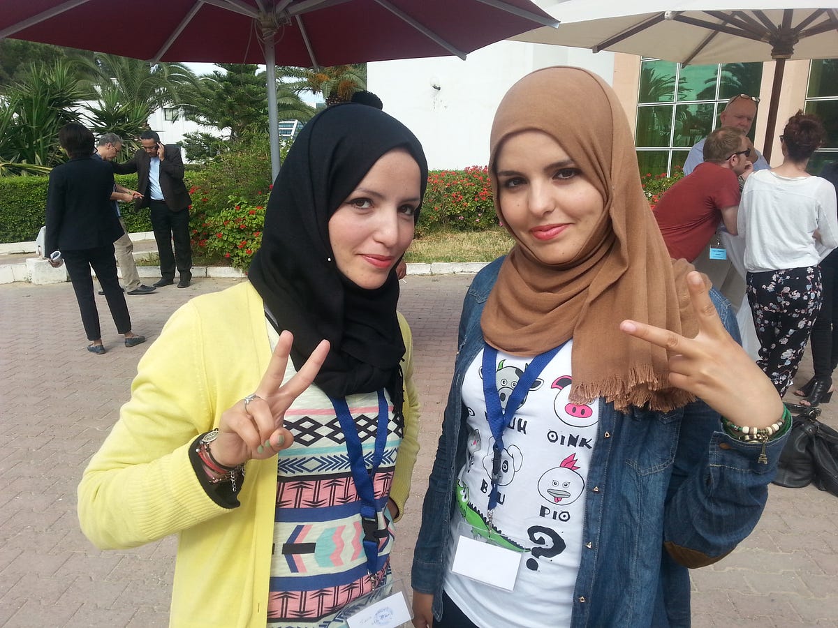 Sana und Lamia, die Twitter-Twins von Tunis | by Renat Künzi | Medium