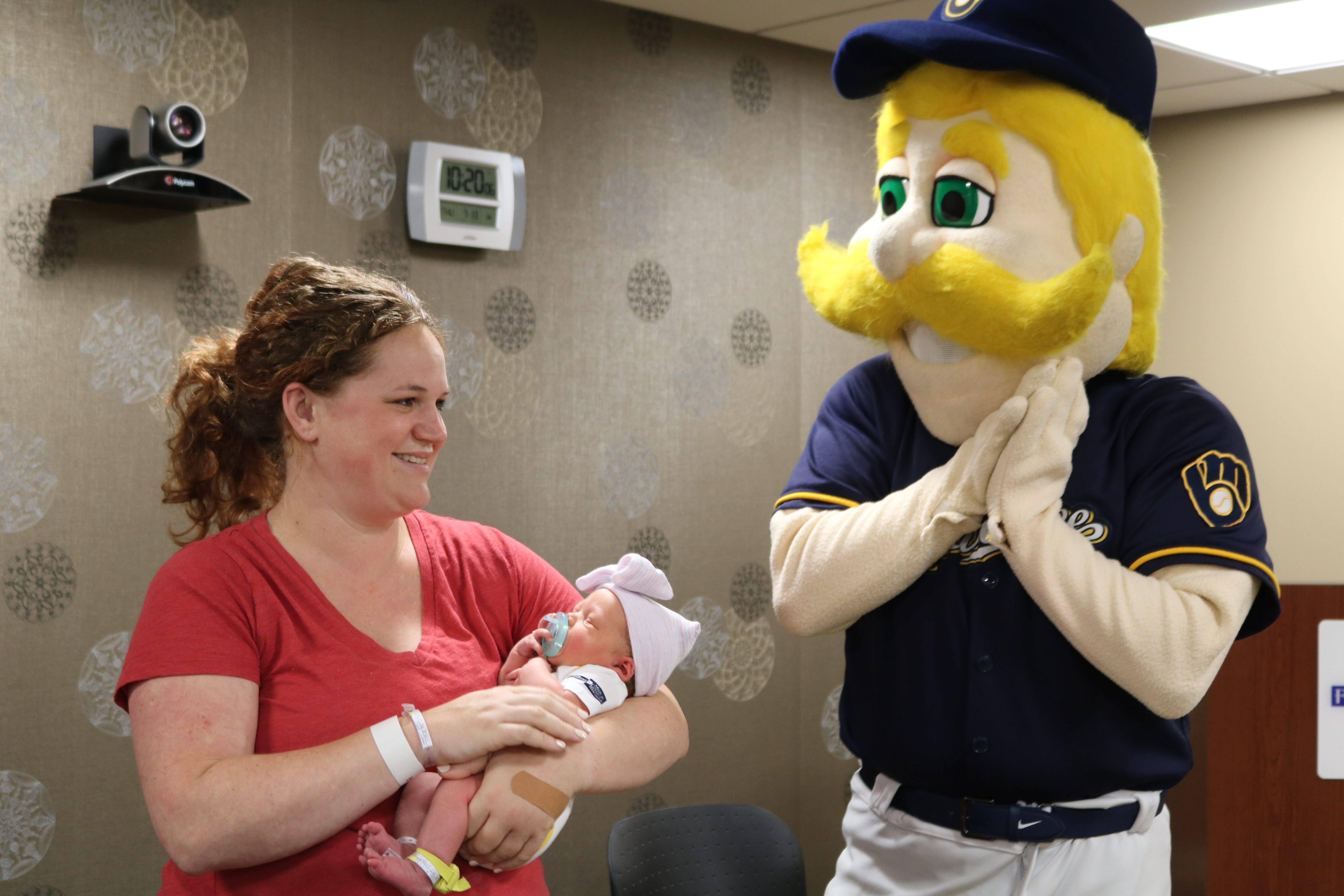 MILWAUKEE BREWERS WARMLY WELCOME NEW FANS AT FROEDTERT HOSPITAL BIRTH ...
