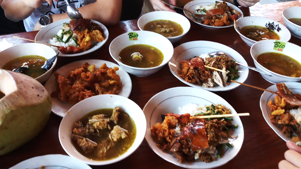 Warung Babi Guling Pak Dobiel — Bali | by Laurensia Eveline | Medium