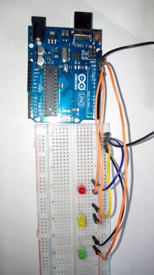 Arduino Beginner— Making Traffic Light Simulation using LED | by Uche ...