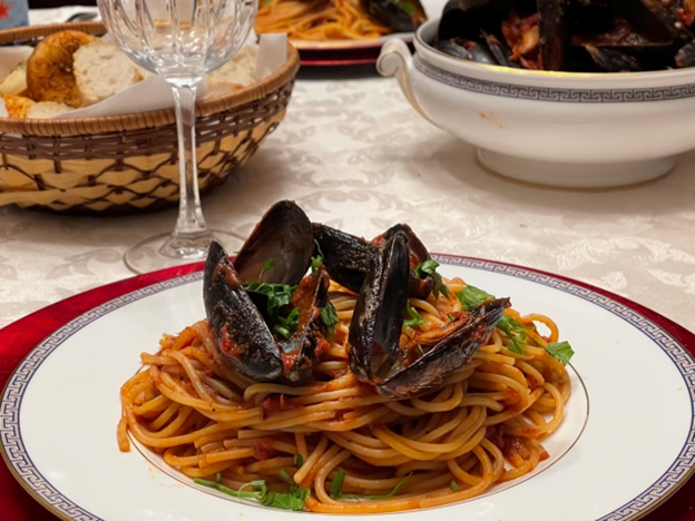 Spaghetti with Mussels in a Tomato Wine Sauce | by Cooking at Home ...