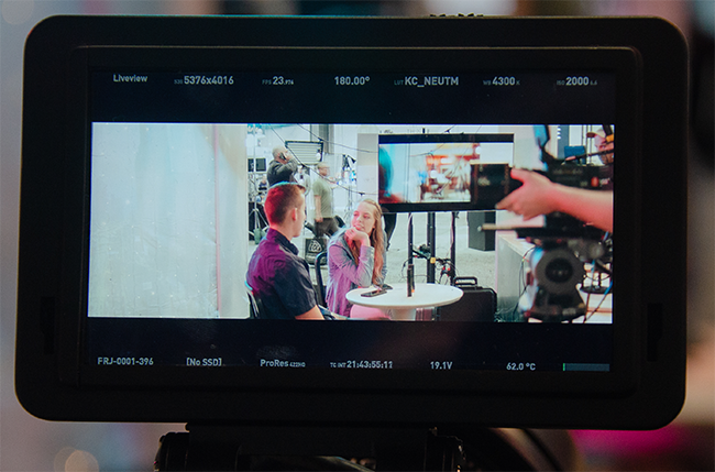 The Art of Scale & Framing In Cinema | by Vincent Tabora | High ...