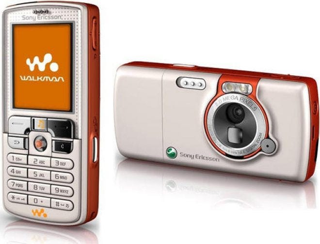 5 mobile phones from 2000’s that have been loved by people | by George ...