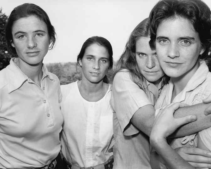 These 4 Sisters Took A New Photos For 40 Years. | by allwomenstalk | Medium