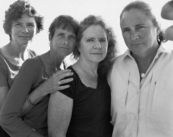 These 4 Sisters Took A New Photos For 40 Years. | by allwomenstalk | Medium