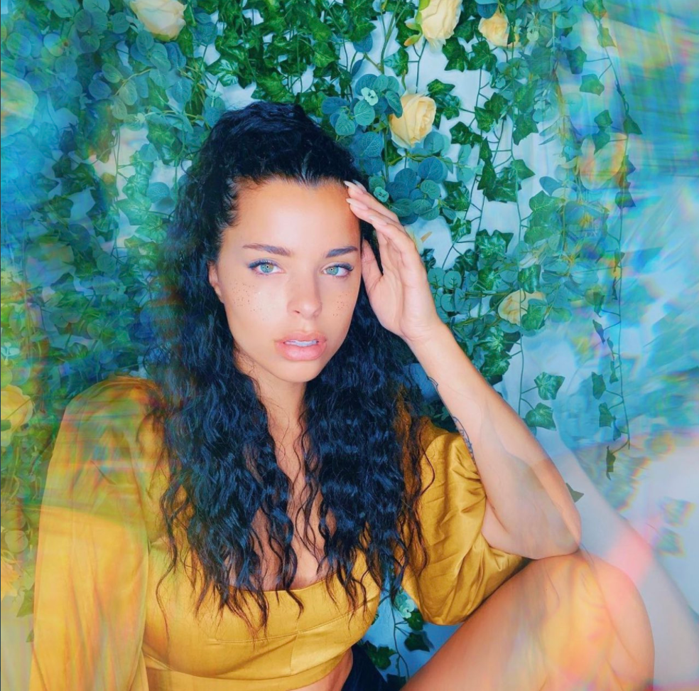 Woman Who Inspire: Sara Phillips. Montréal-born singer-songwriter and ...