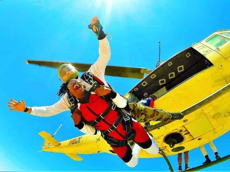 How to Prepare Yourself for a Skydiving Jump | by Anne Bonfert | World ...