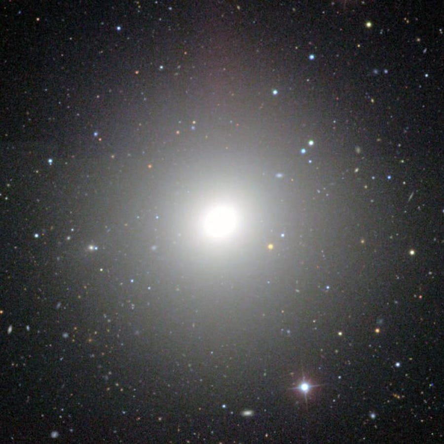 Messier Monday: The Galaxy at the Head-of-the-Chain, M84 | by Ethan Siegel | Starts With A Bang ...