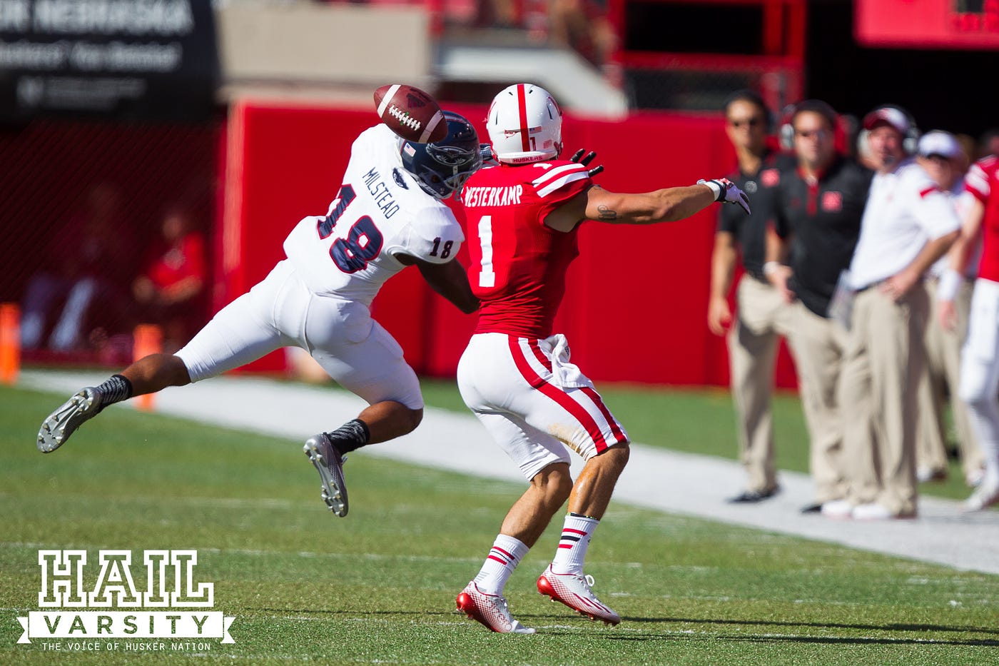 Have we already seen the most amazing catch in college football this ...