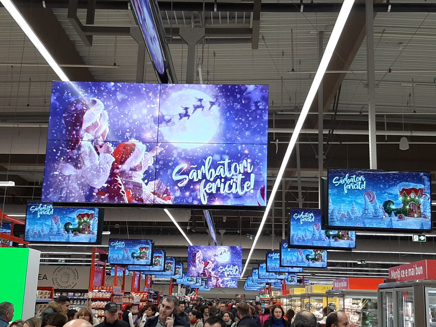 TPS Engage & Carrefour: implementing the future of in-store DOOH ...
